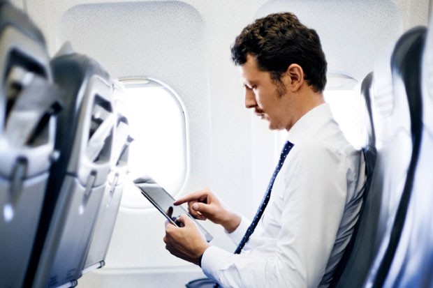 Portable electronics use on planes expanded by FAA - Talk Android