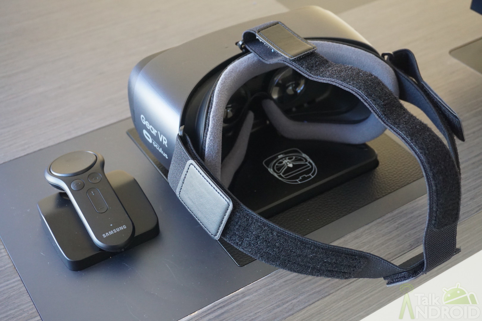 Samsung working on a super-high resolution Gear VR device - Talk Android