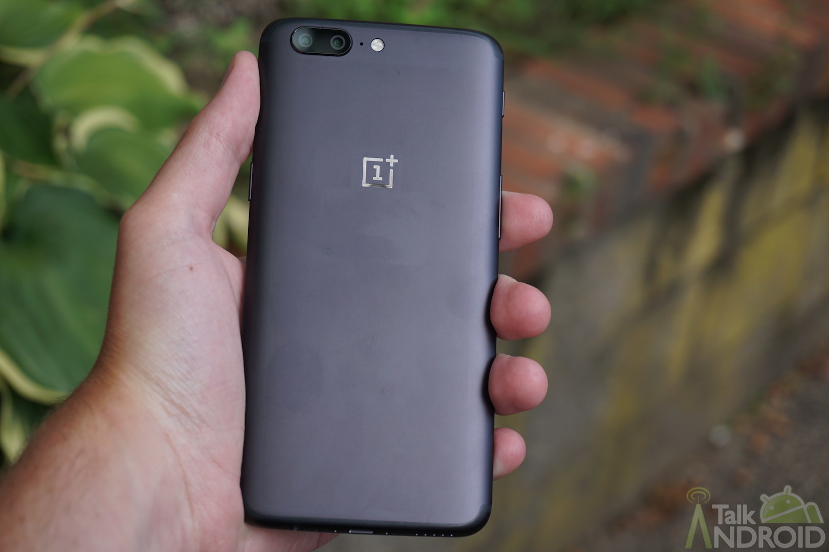 Check out our OnePlus 5 video review! - Talk Android