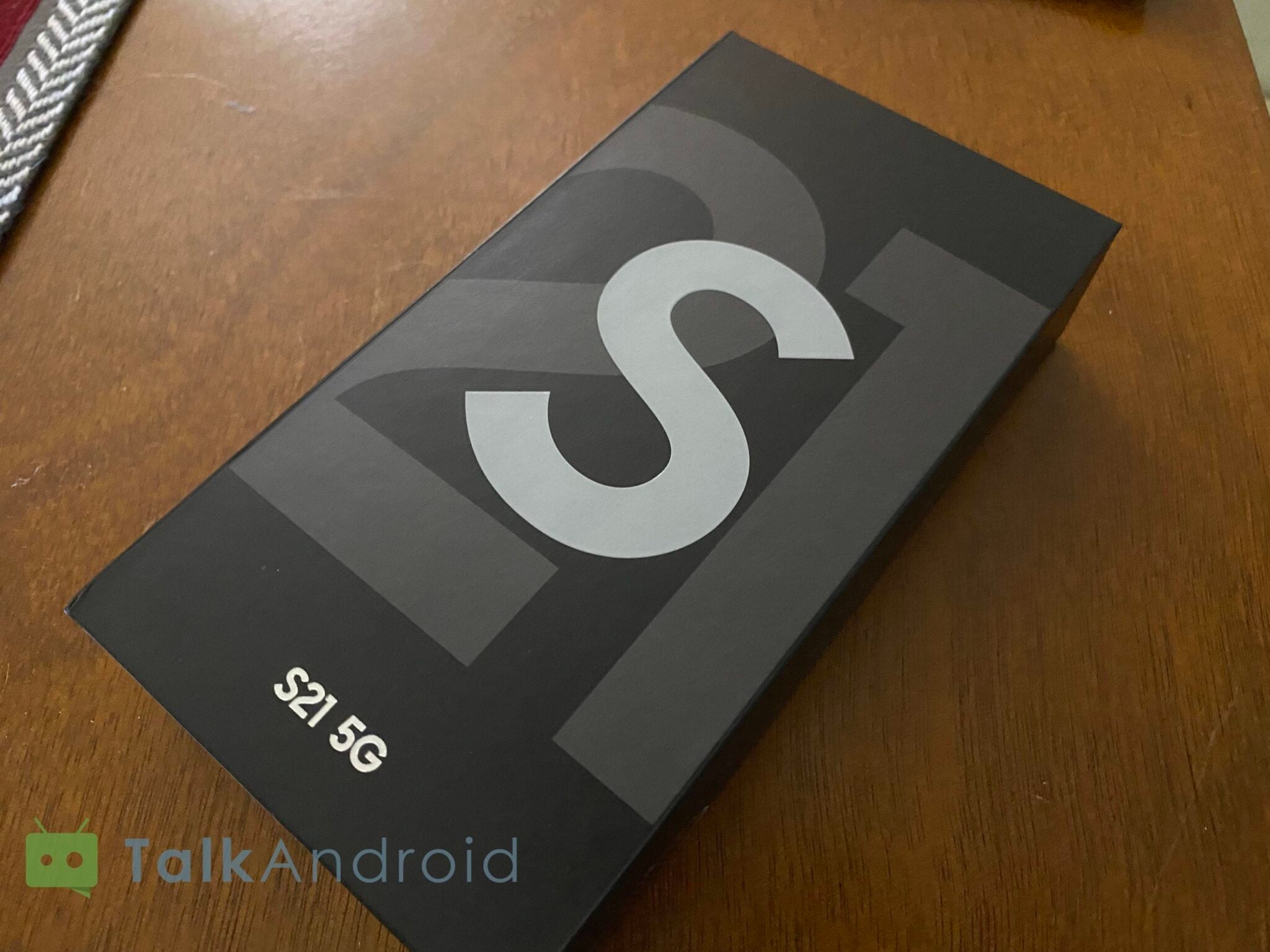 Galaxy S21 review: One step back, two steps forward