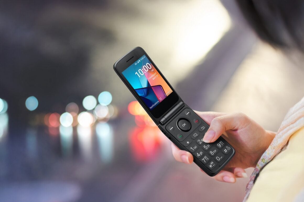 TCL's Latest Flip 4 5G Brings Back Joy Of Pressing Real Buttons - Talk ...